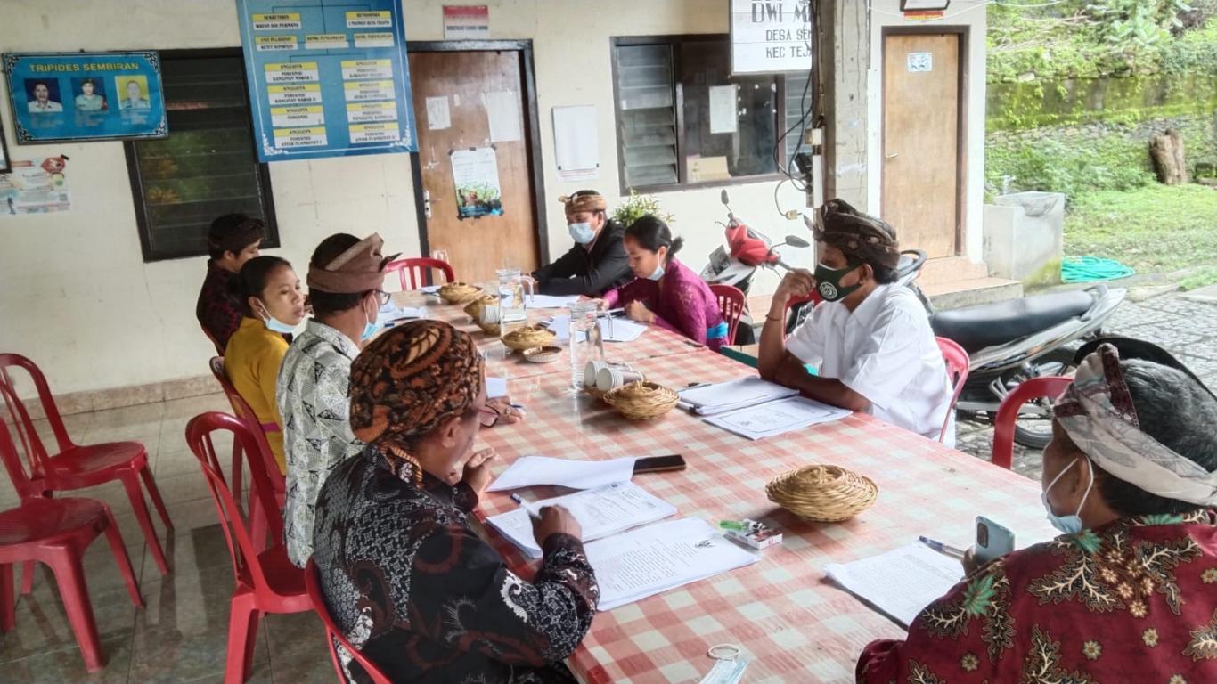 RAPAT INTEREN PEMBAHASAN APBDES TAHUN 2022 - Website Desa Sembiran